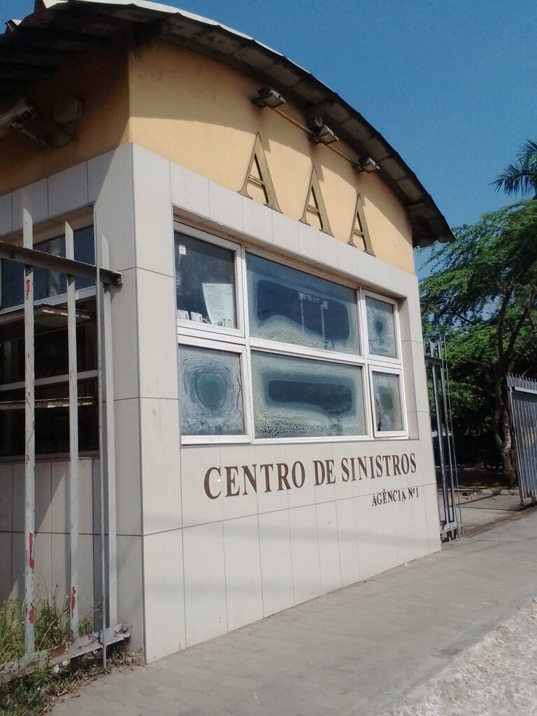 Otomobil servisi A.A.A., Loanda, foto