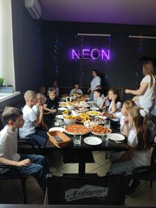 Kafe Neon, Svisloç, foto