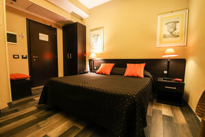 Hotel Latinum (Piazza di Porta Maggiore No:1), otel  Roma'dan