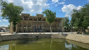 Balahavuz (Bukhara), cami  Buhara'dan
