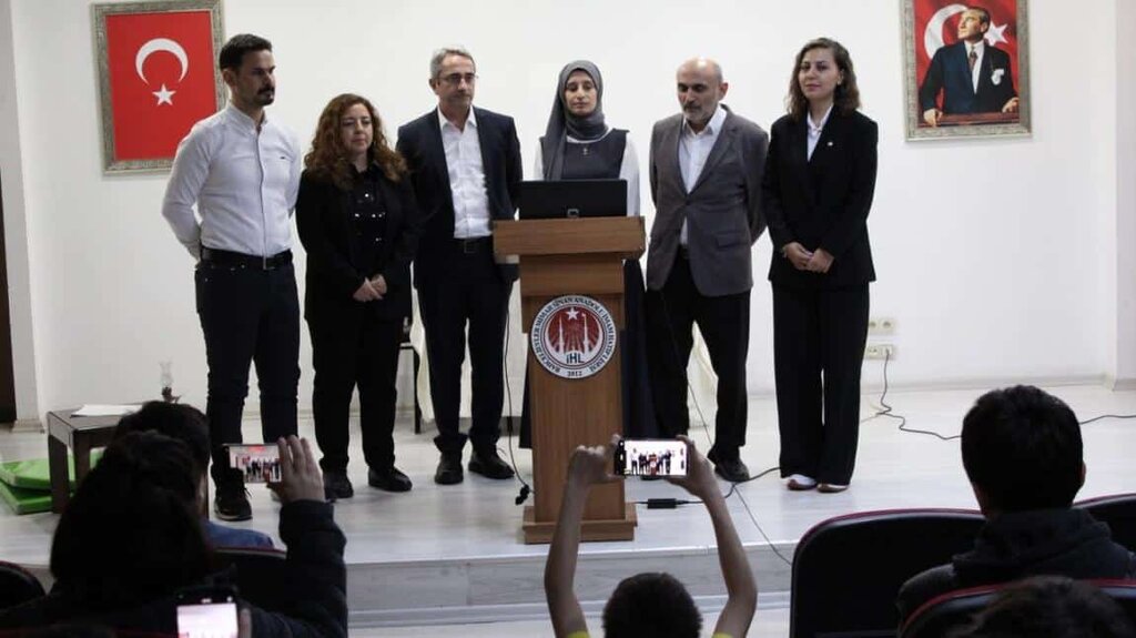Lise Mimar Sinan Anadolu İmam Hatip Lisesi, İstanbul, foto