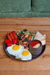 Campus (Merab Kostavas Street No:76A), restoran  Tiflis'ten