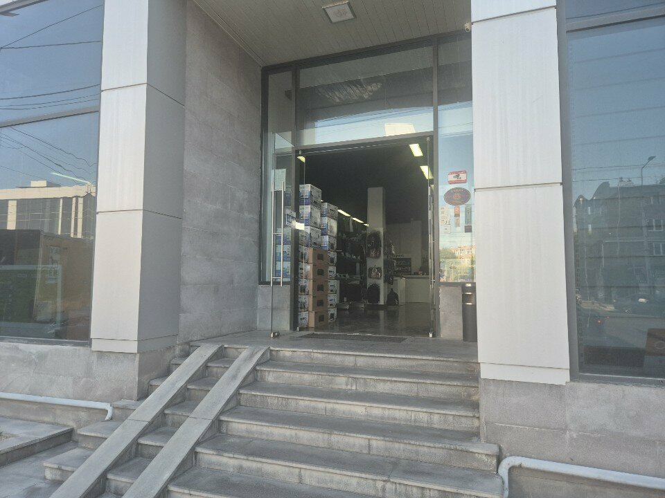 Elektronik eşya mağazaları Dg Computers, Erivan, foto