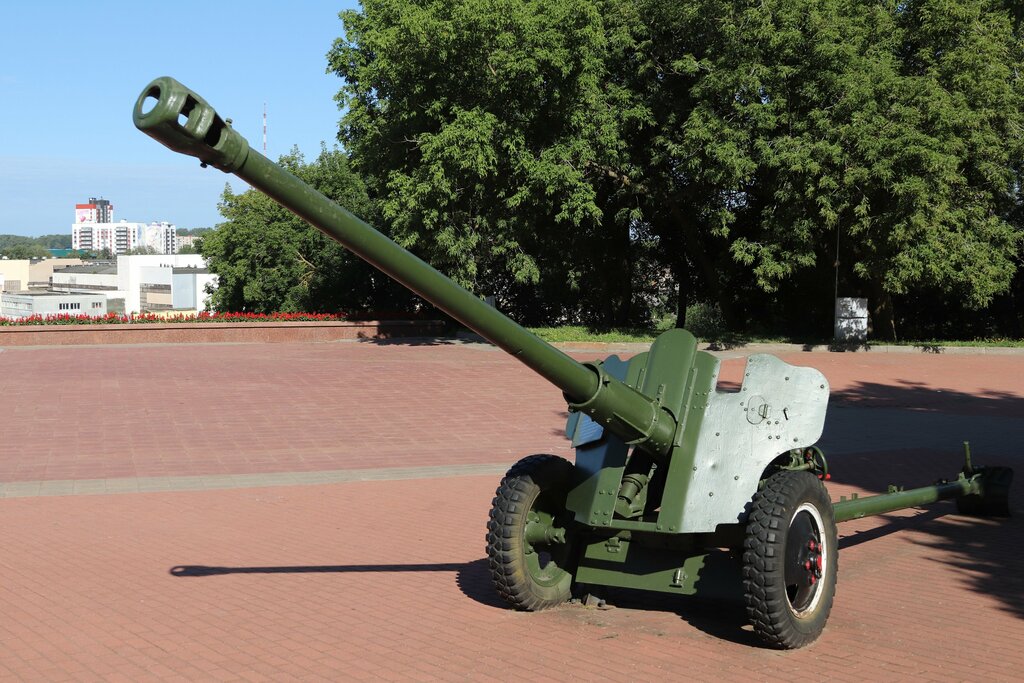 Teknoloji anıtı 85-мм дивизионная пушка Д-44 образца 1946 года, Vitebsk, foto