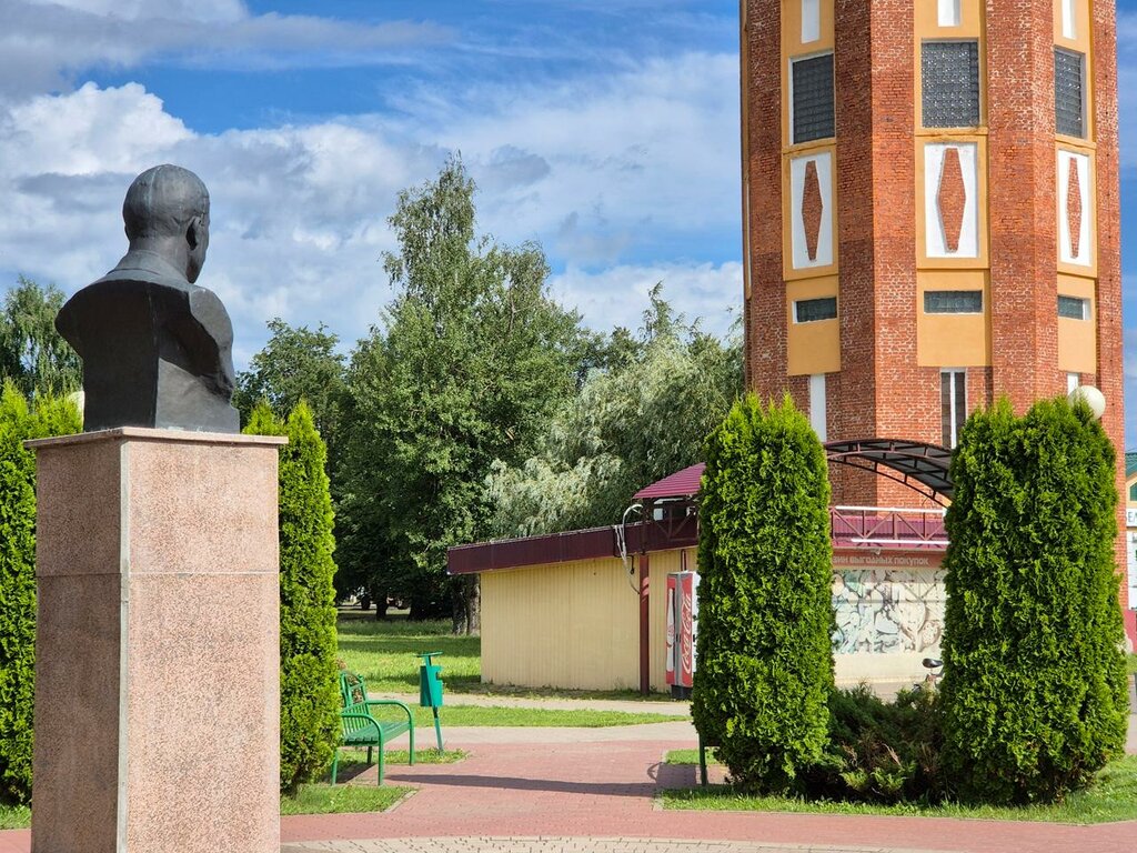 Anıt, heykel Pahodzin Sciapan Dziamjanavič, Gorki, foto