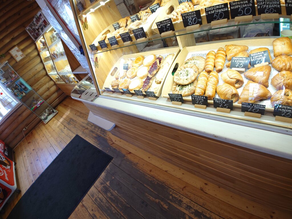 Ekmek fırını Киоск по продаже выпечки Свято-Троицкого прихода, Kolpino, foto