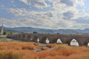 Koyunbaba Köprüsü (Çorum, Osmancık, Koyunbaba Köprüsü), turistik yerler  Osmancık'tan