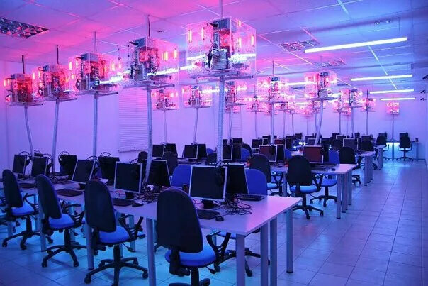 i̇nternet kafeler Kompyuterny klub Click-Net, Moskova, foto