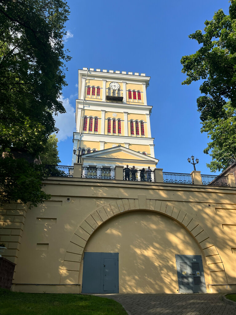 Turistik yerler Башня с часами, Gomel, foto
