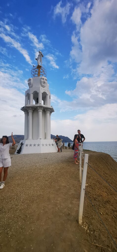 Unutulmaz olayların yeri Маяк археологов, Kırım Cumhuriyeti, foto