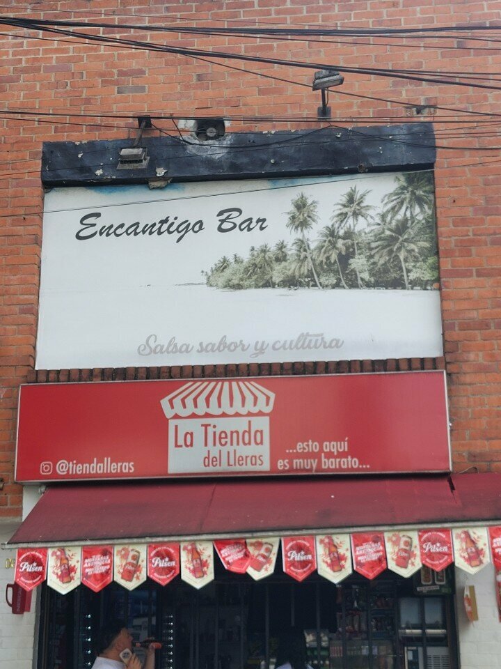 Alkollü içecekler Lleras's Little Store, Medellin, foto
