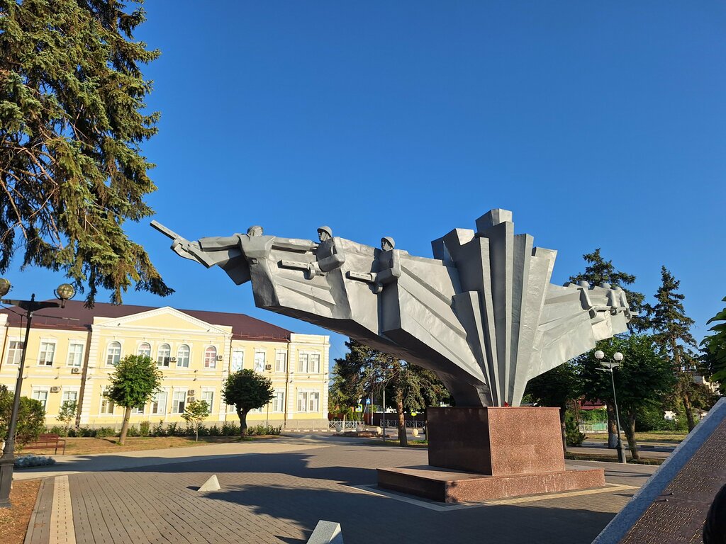 Anıt, heykel Памятник, Krasnodarski krayı, foto