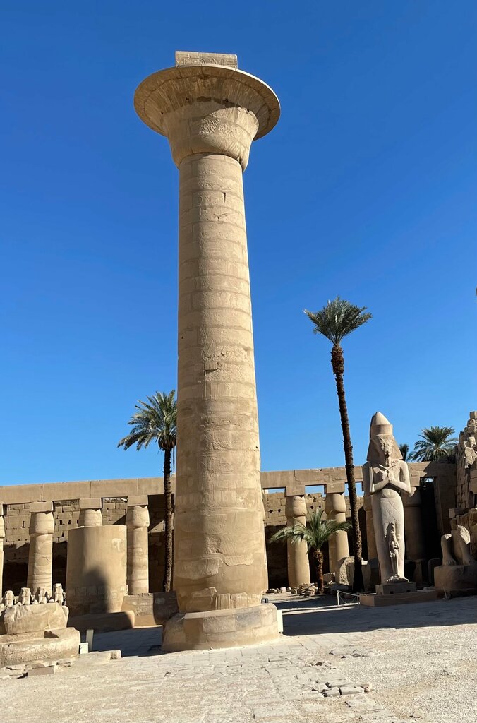 Arkeolojik sit alanı Column of Taharqa, El‑Uksur, foto