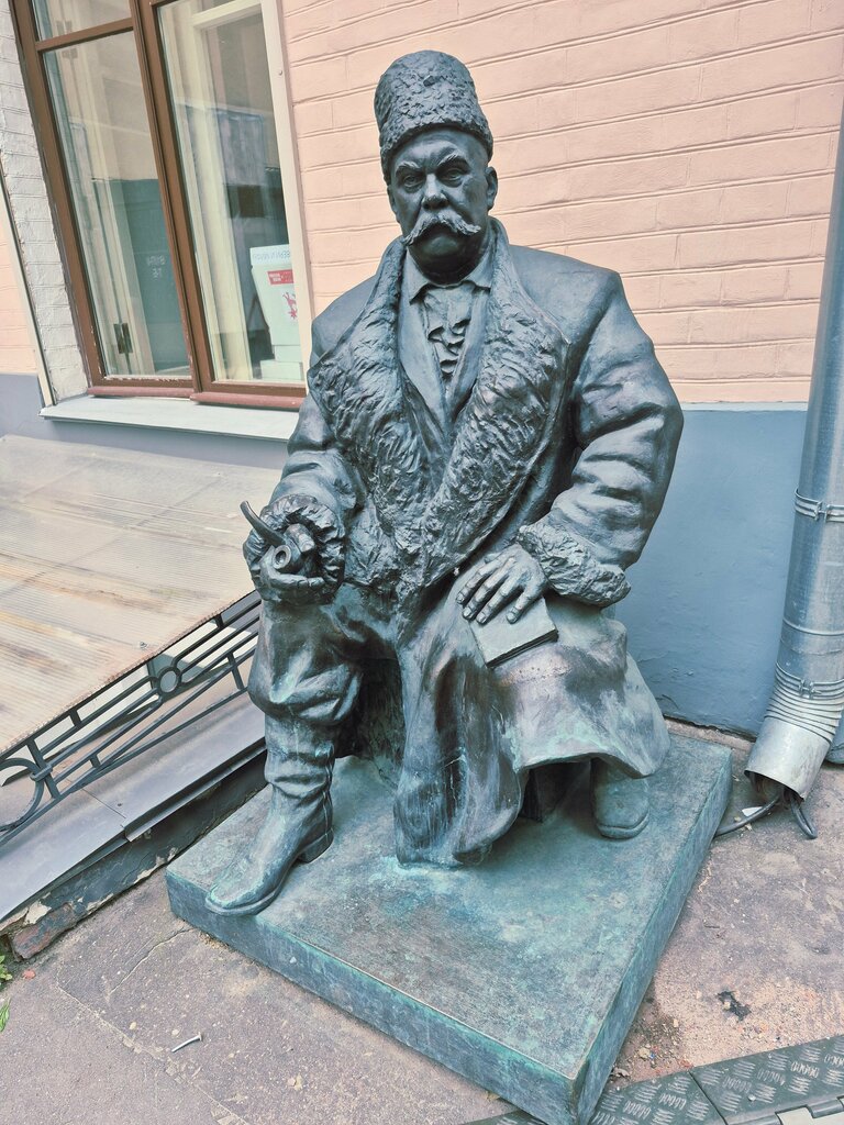 Anıt, heykel Памятник В. А. Гиляровскому, Moskova, foto