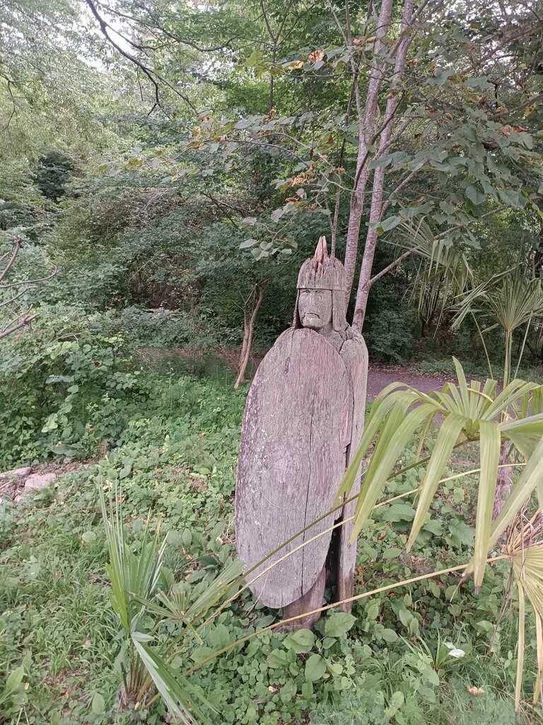 Park, sokak heykeli Богатыри, Soçi, foto