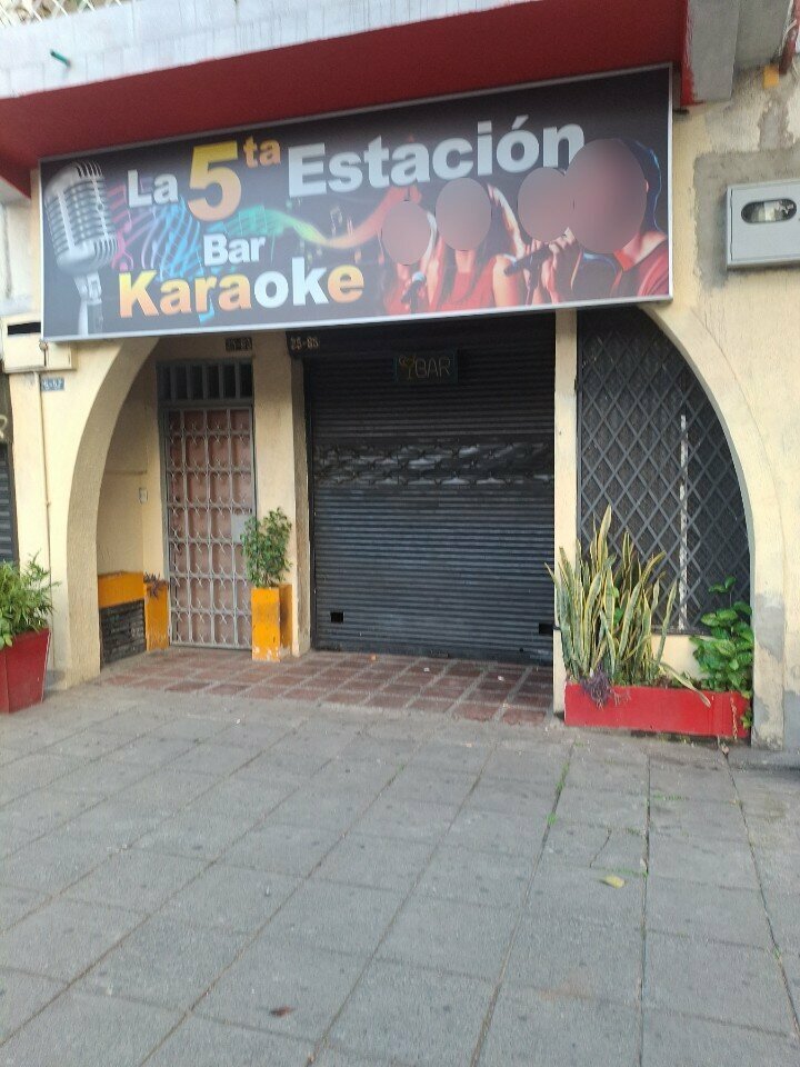 Gece kulüpleri La 5ta Estaci& 243; n Bar Karaoke, Cali, foto