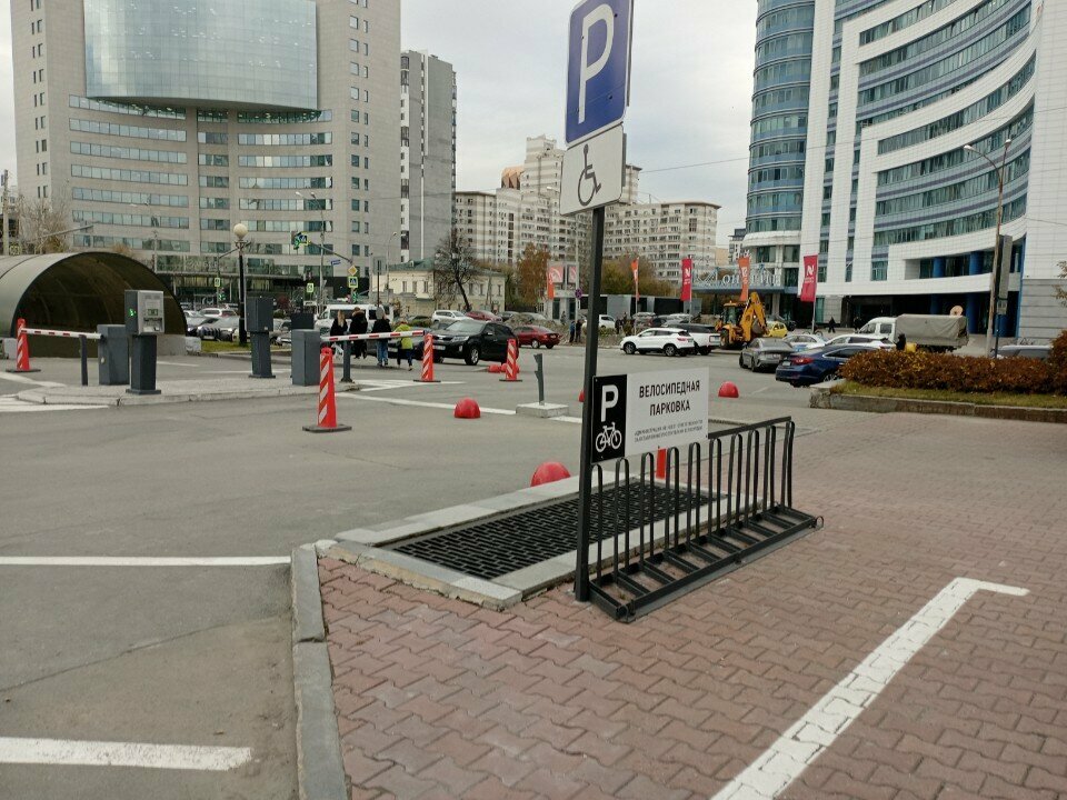 Bisiklet park yerleri Велопарковка, Yekaterinburg, foto