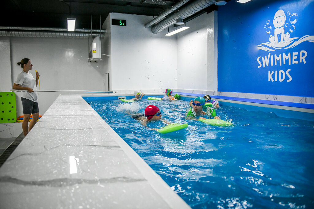 Yüzme havuzları Swimmer kids, Vladivostok, foto