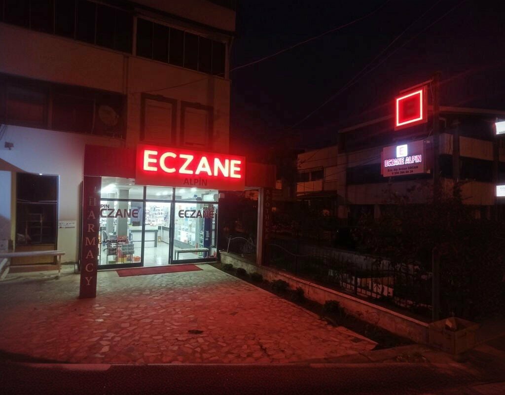 Eczaneler Alpin Eczanesi, Edremit, foto
