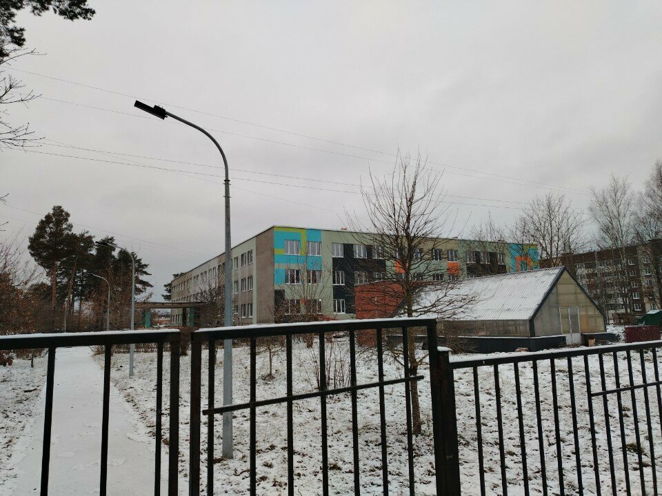 Ortaokul Slantsevskaya shkola srednego obshchego obrazovaniya № 6, Slantsy, foto