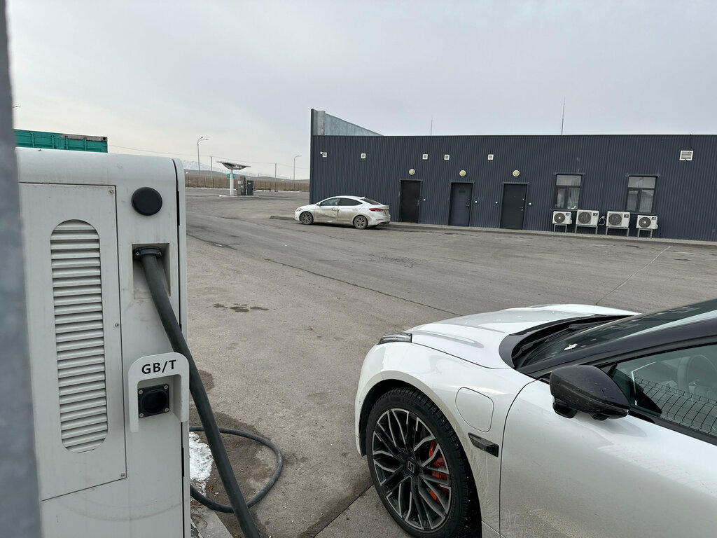 Elektrikli oto şarj istasyonları Qazaq, Jambıl eyaleti, foto