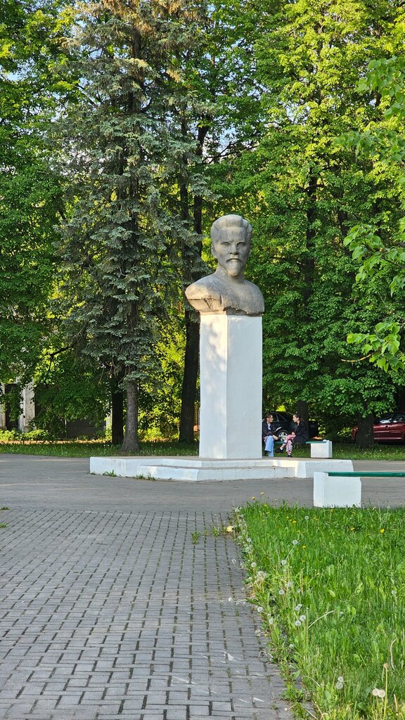 Anıt, heykel М.И. Калинин, Konakovo, foto