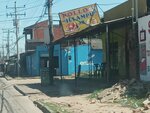 Pollos Illampu Jr (Santa Cruz de la Sierra, Distrito Municipal 6, Avenida Principal Los Chacos), hazır gıda satan yerler  Santa‑Krus'tan