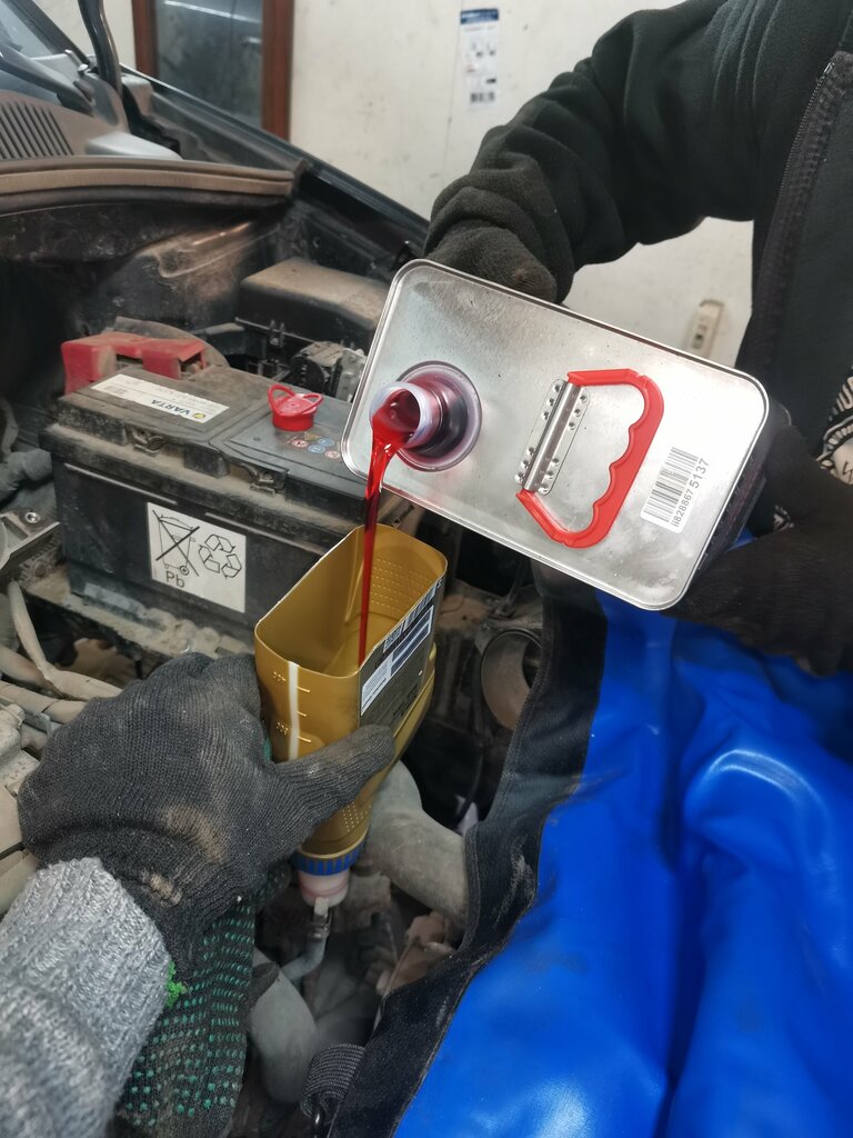 Express yağ değişim noktası Масло и Сервис, Saint‑Petersburg, foto