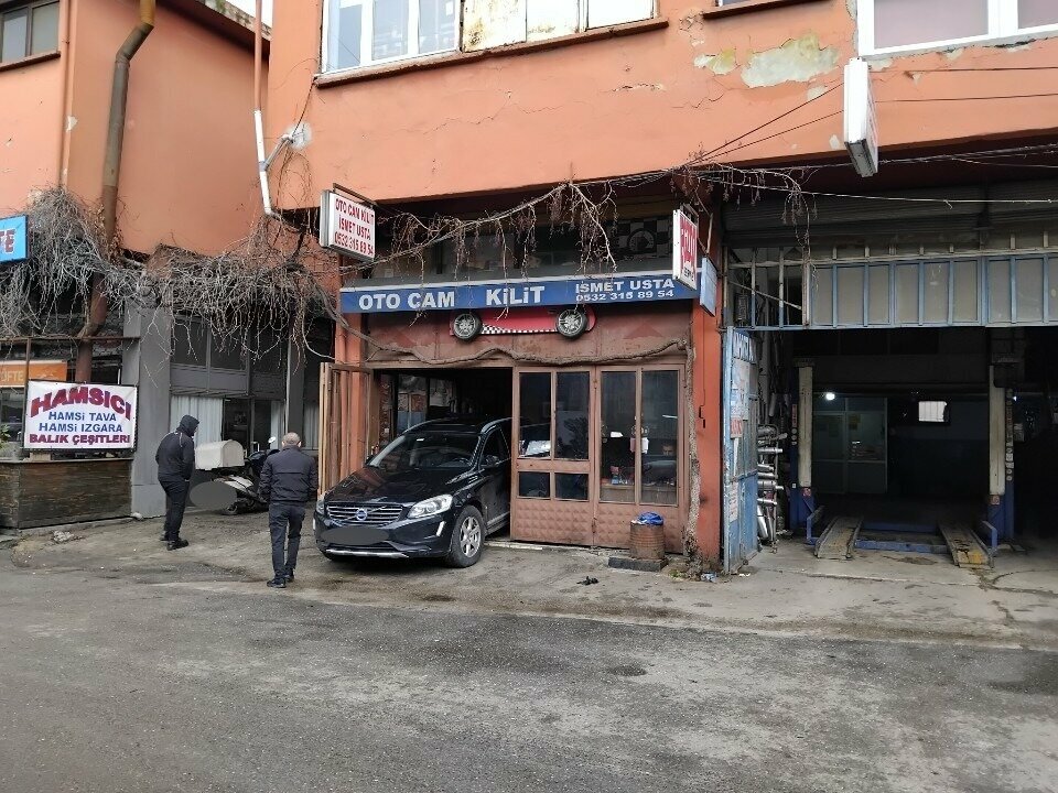 Otomobil camları Oto Cam Kilit, İstanbul, foto