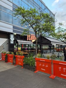 Itálica Pizza Bar (Olga Cossettini No:803), pizzacılar  Buenos Aires'ten