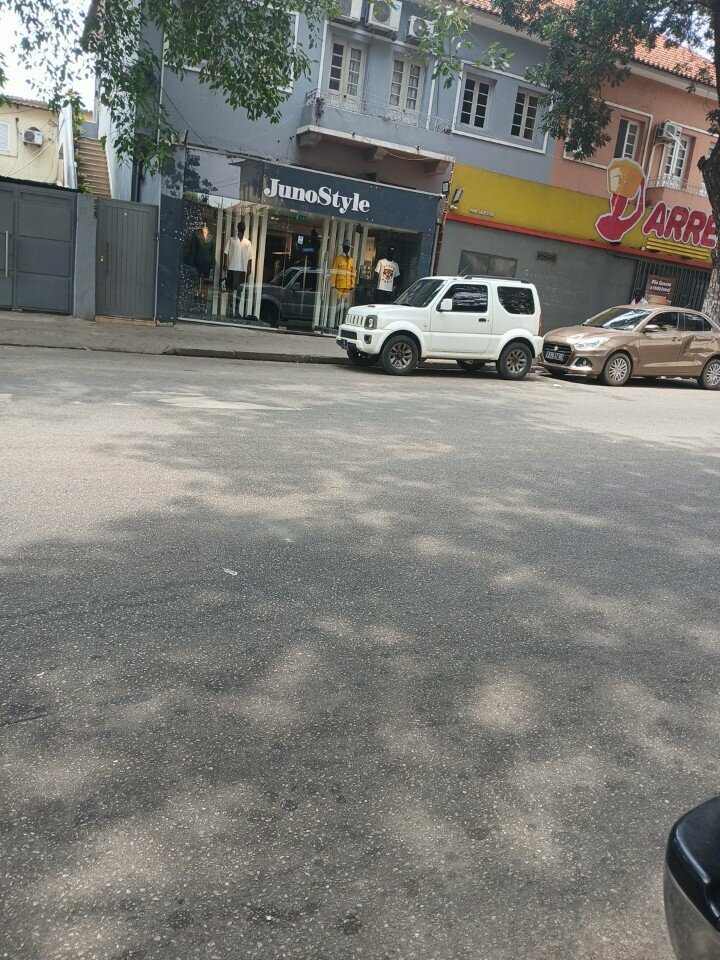Dış giyim mağazası Juno Style, Loanda, foto