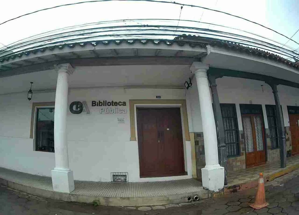 Tıbbi laboratuvarlar Biblioteca Pública Cba, Santa‑Krus, foto