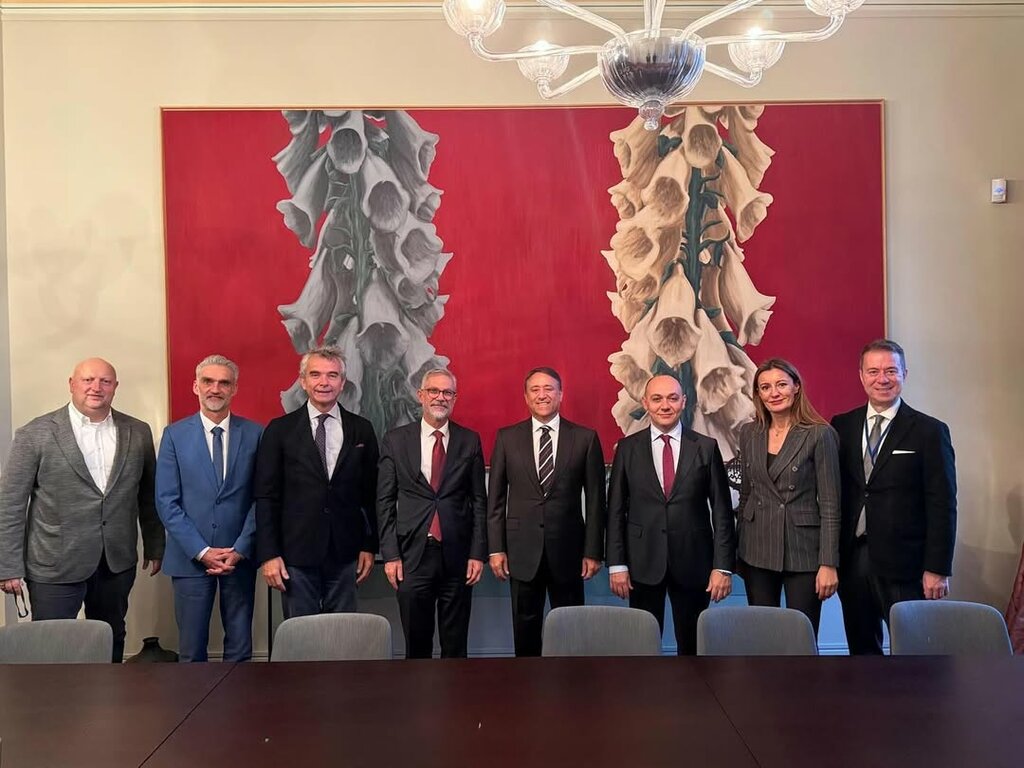 Enerji ekipmanı firmaları Aksa Power Generation FZE, Dubai, foto