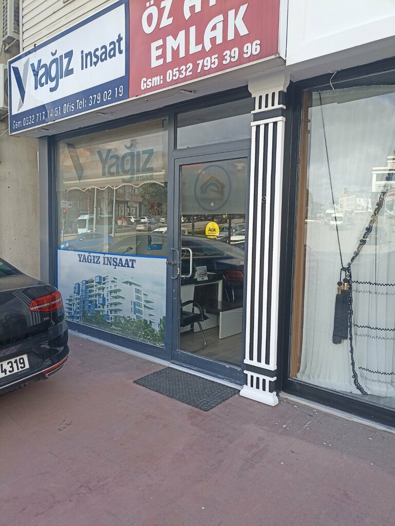 Emlak ofisi Öz Ateş Emlak, İstanbul, foto