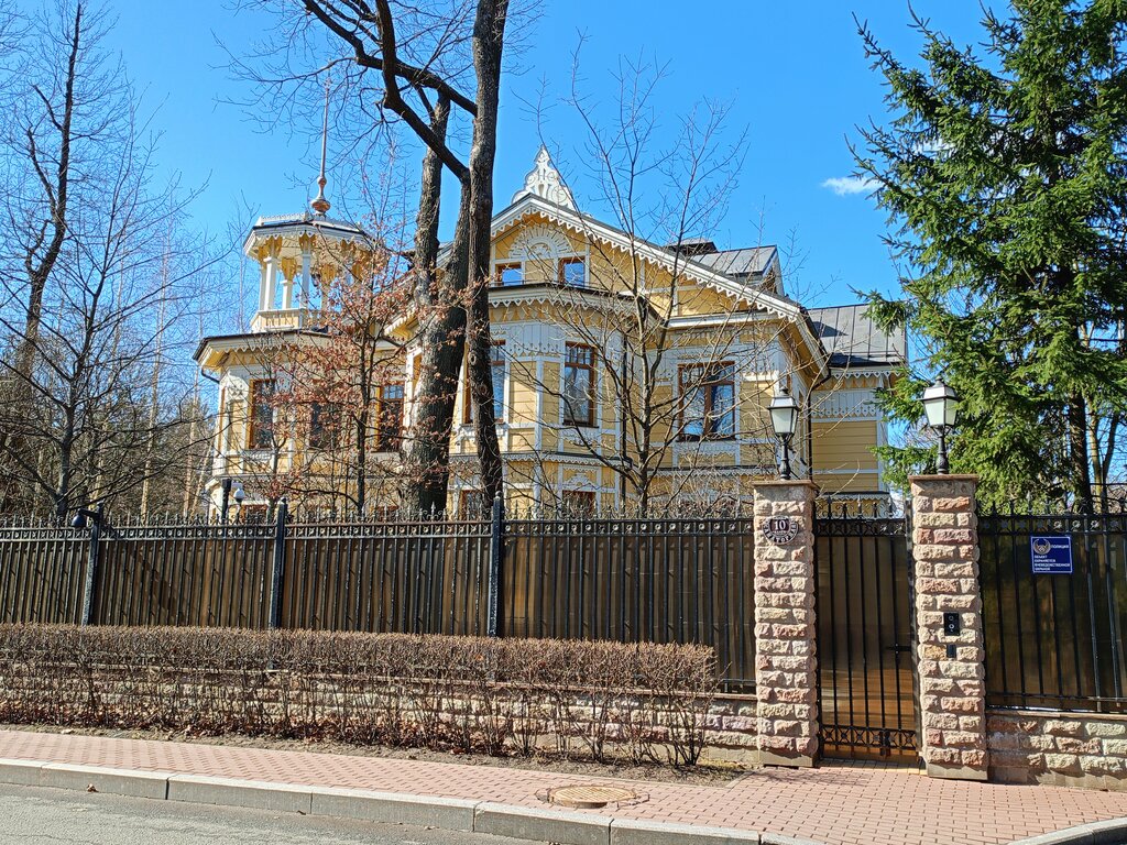 Turistik yerler Дача А.А. Мельникова — дача М.Н. Лихарева, Saint‑Petersburg, foto