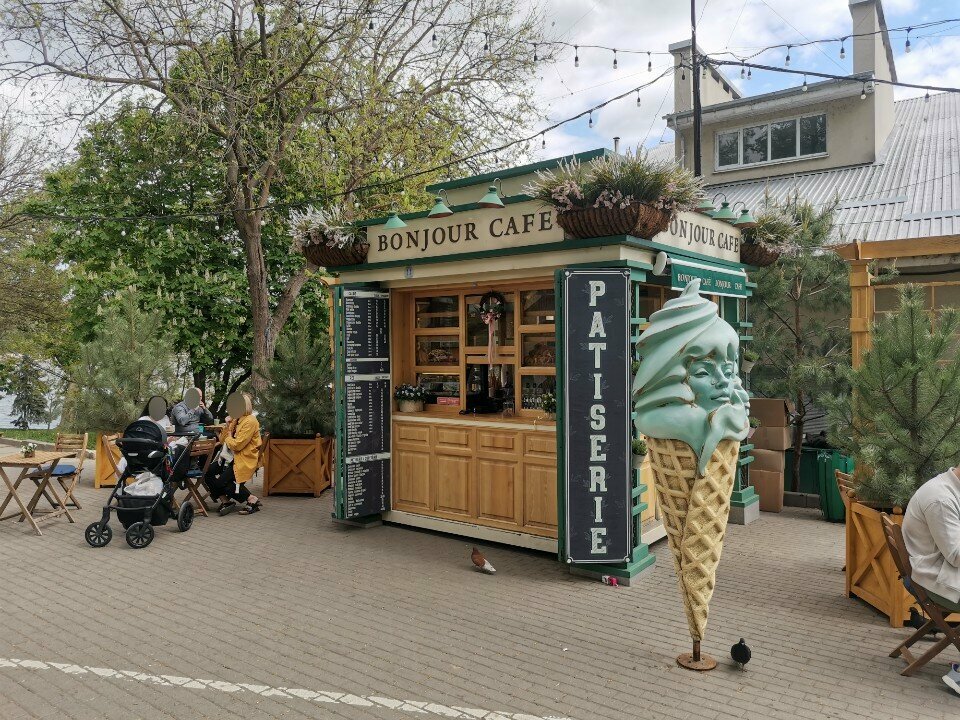 Kahve dükkanları Bonjour Café, Kişinev, foto