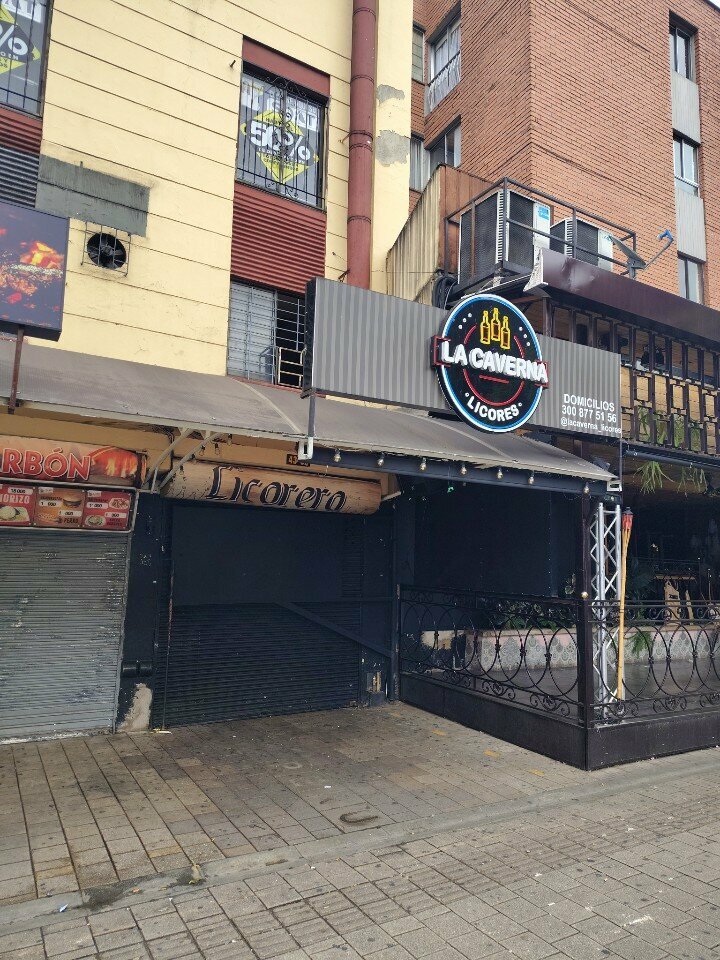 Alkollü içecekler The Liquor Cave, Medellin, foto