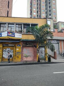 Extensiones astrid parias (Antioquia, Municipio de Medellín, Barrio de Buenos Aires, Calle 47, 43-116), güzellik salonu  Medellin'den