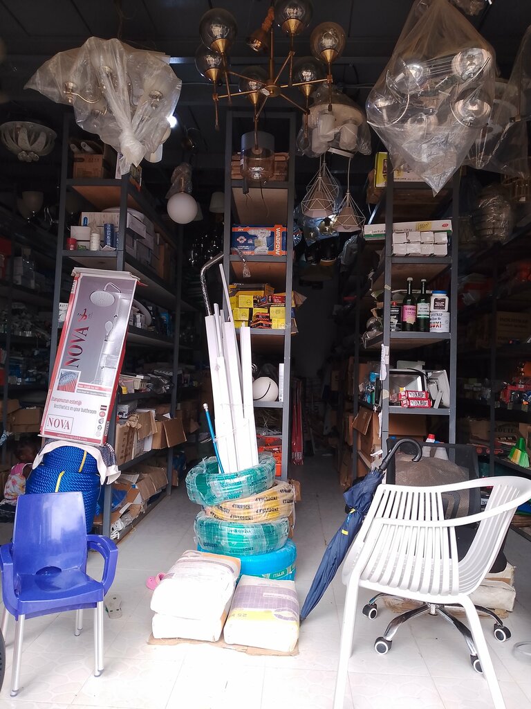 Yapı mağazası Quincaillerie Générale Chez Adja Bingerville, Dünya, foto
