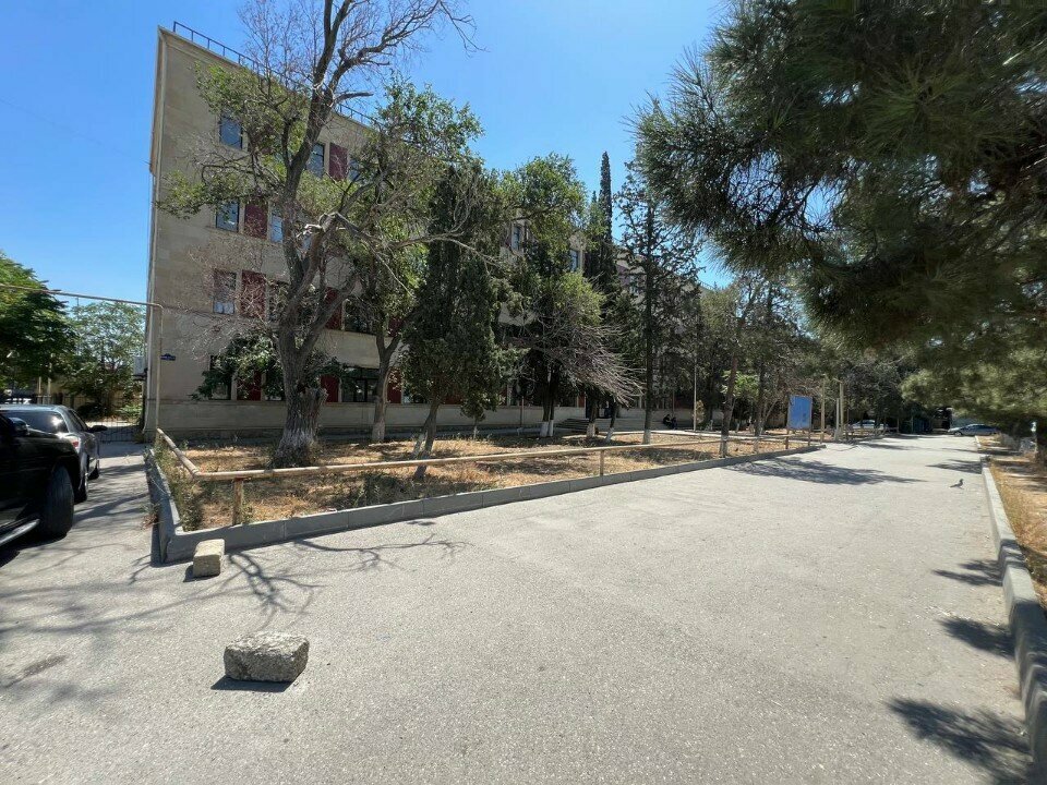 Meslek yüksekokulu Sənaye və innovasiya üzrə bakı dövlət peşə təhsil mərkəzi, Bakü, foto