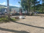 Вещевой рынок (Bolnichnaya ulitsa No:1А, posyolok Mezmay), giyim pazarı  Krasnodarski krayından