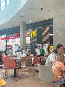 McDonalds (Burgas Region, Burgas, Zornitsa Residential Complex), fast food  Burgaz'dan