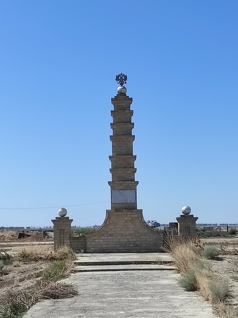Anıt, heykel Памятный знак переходу русских войск через Сиваш, Kırım Cumhuriyeti, foto