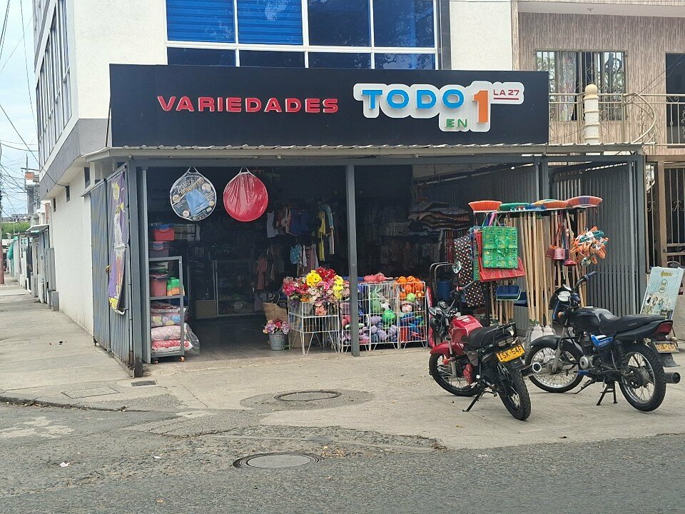 Ev temizlik ürünleri Todo EN uno la 27, Cali, foto