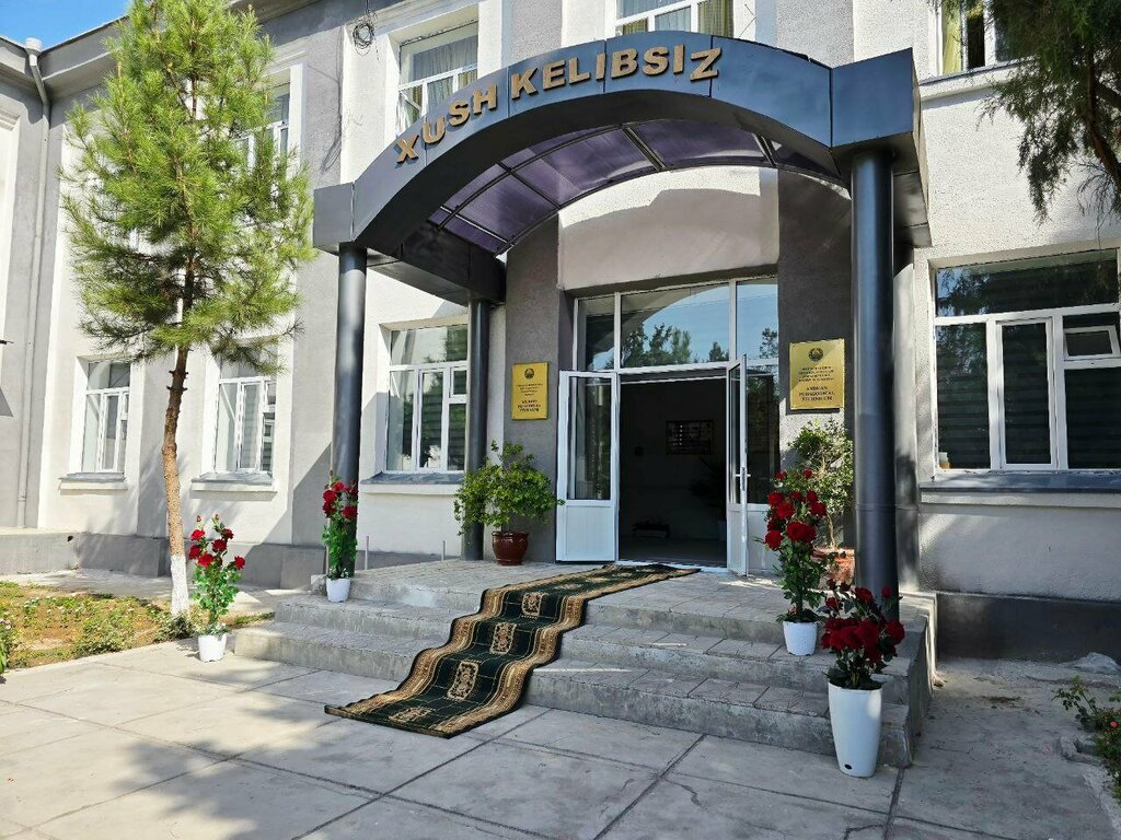 Meslek yüksekokulu Andijan Pedagogical Technical School, Andican, foto