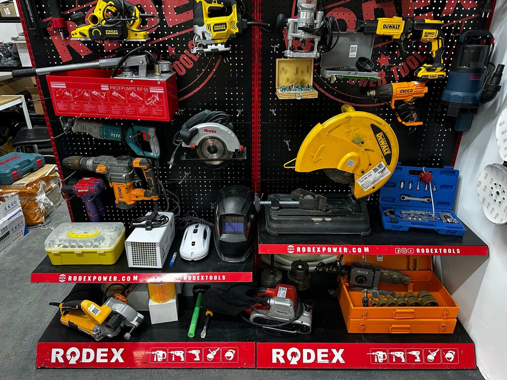 i̇nşaat ekipmanı kiralama Tools4Rent, Tiflis, foto