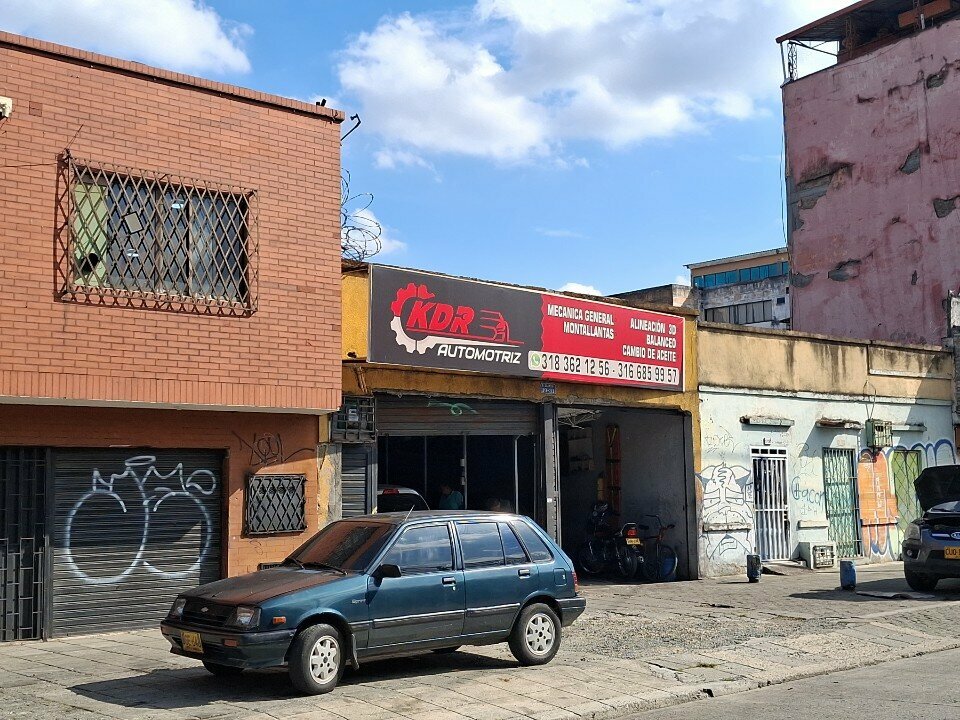 Otomobil servisi Kdr automotriz taller de mecánica automotriz, Cali, foto