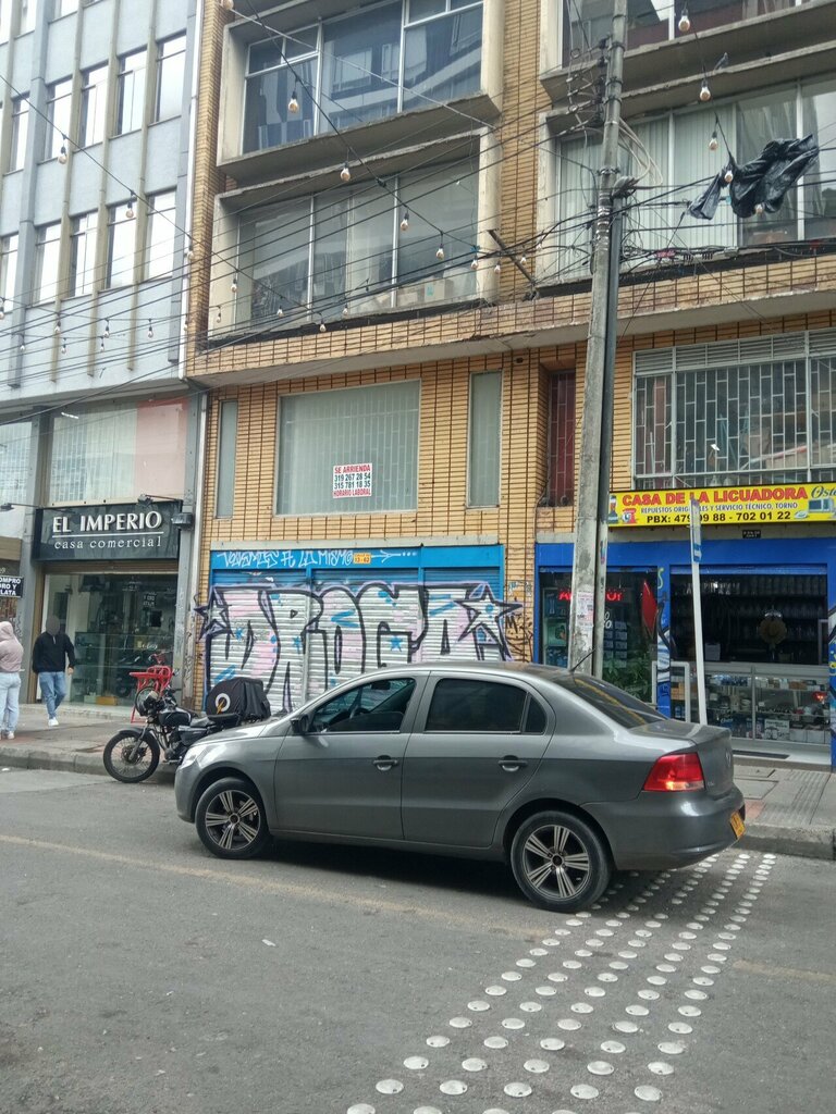 Kürk ve deri giyim mağazaları Maletas Saray, Bogota, foto