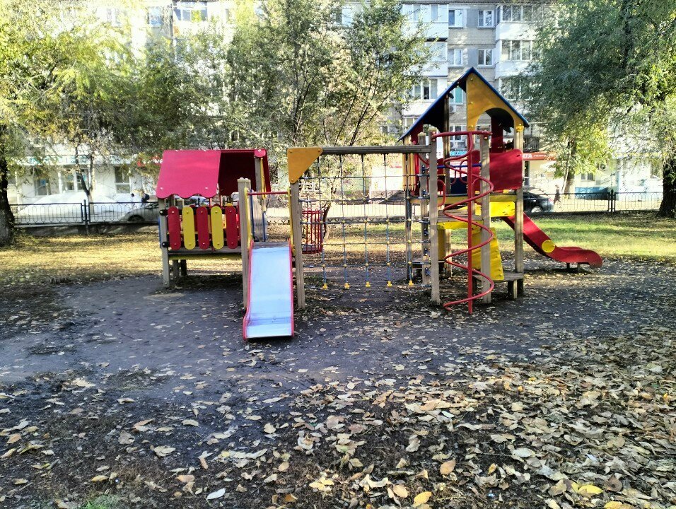 Oyun alanı Playground, Saratov, foto