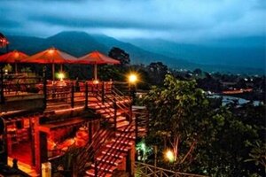 Bukit Alamanda Resort & Resto (West Java, Jalan Raya Serang), otel